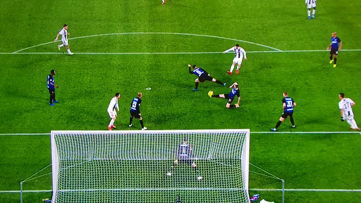 FOTO - Varriale commenta: "Grande derby d'Italia, vince una Juve brava ...