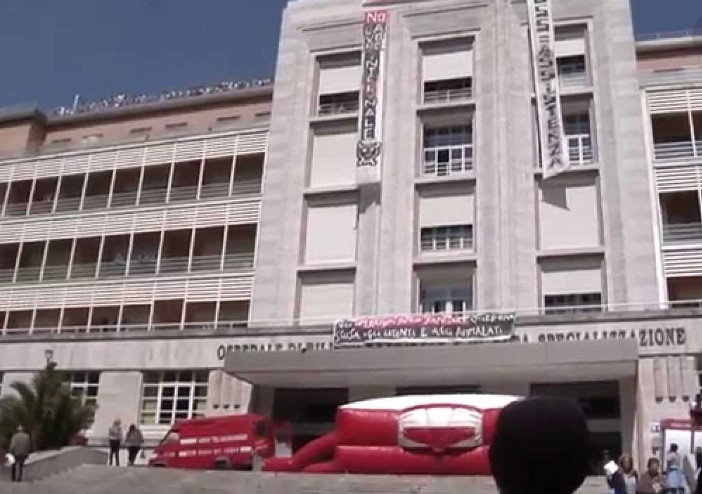 coronavirus napoli, boom di contagi all'ospedale Monaldi