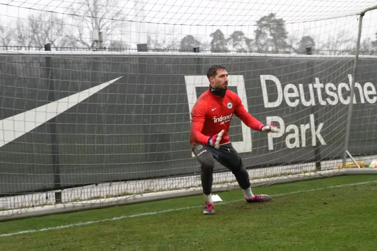 Eintracht, Trapp crede nella qualificazione e sfida il Napoli: le parole
